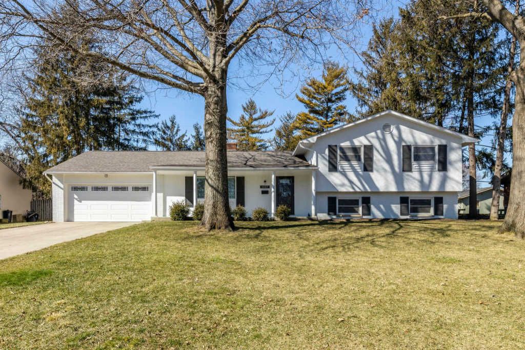 1527 Pemberton Dr, Columbus, OH 43221 - See Est. Value, Schools & More