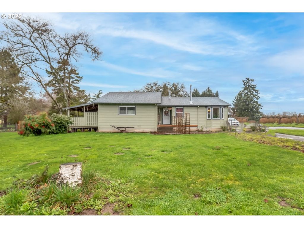 725 E Beacon Dr, Eugene, OR 97404 - See Est. Value, Schools & More