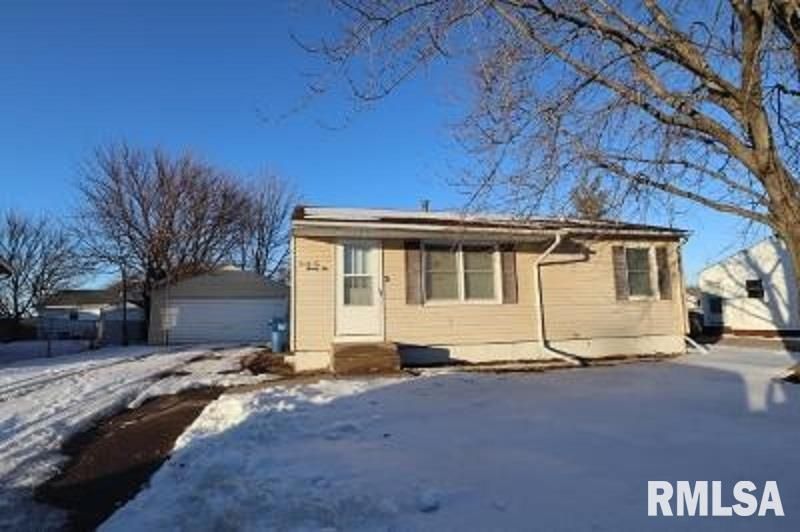 2222 W 54th St, Davenport, IA 52806 | Trulia