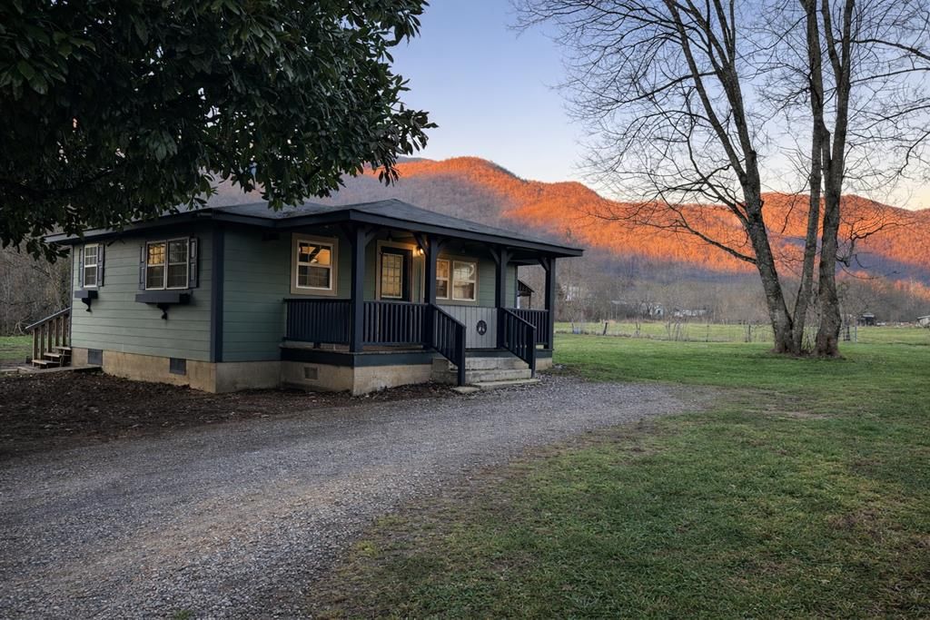 5793 Old Highway 64E, Hayesville, NC 28904 | MLS# 154409 - Trulia | Trulia