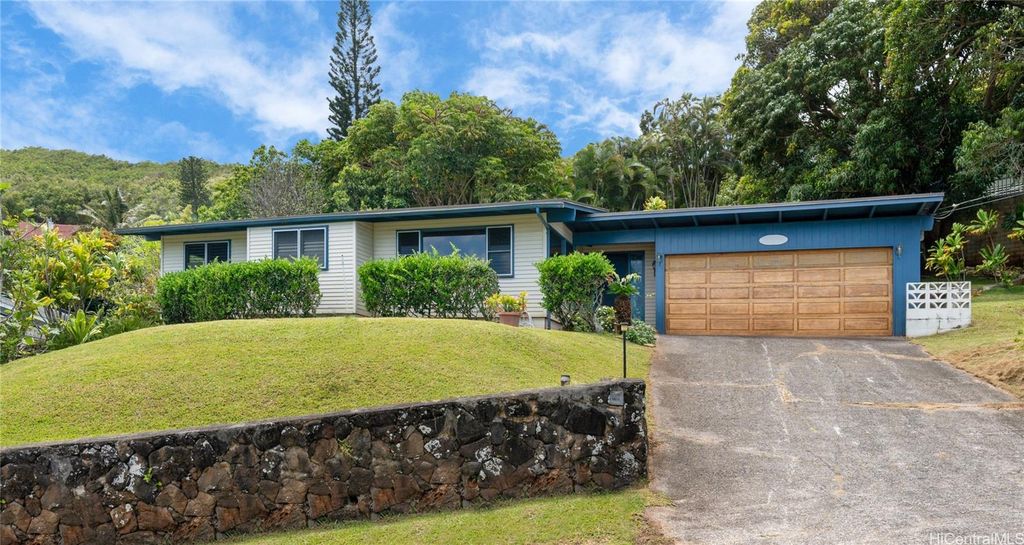 47-334 Iuiu St, Kaneohe, HI 96744 - See Est. Value, Schools & More