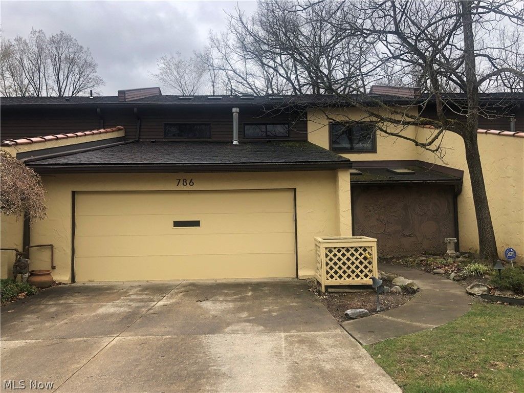 786 Hampton Ridge Dr, Akron, OH 44313 | Trulia