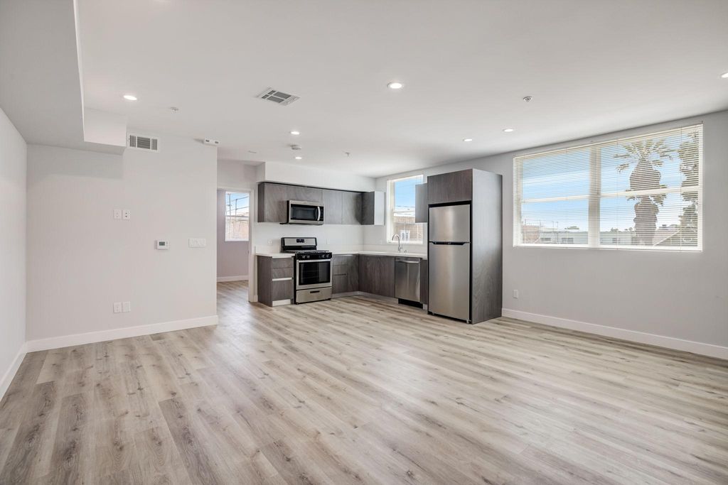 5068 Romaine St - Los Angeles, CA | Trulia