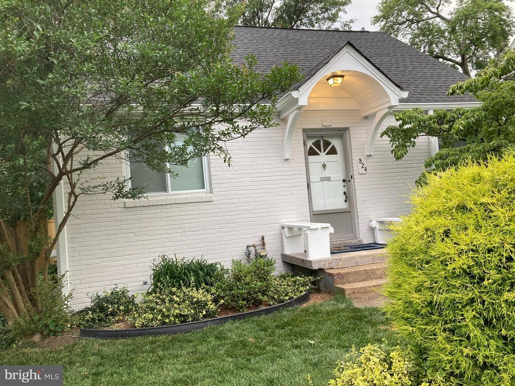 824 N Edison St, Arlington, VA 22205 - See Est. Value, Schools & More