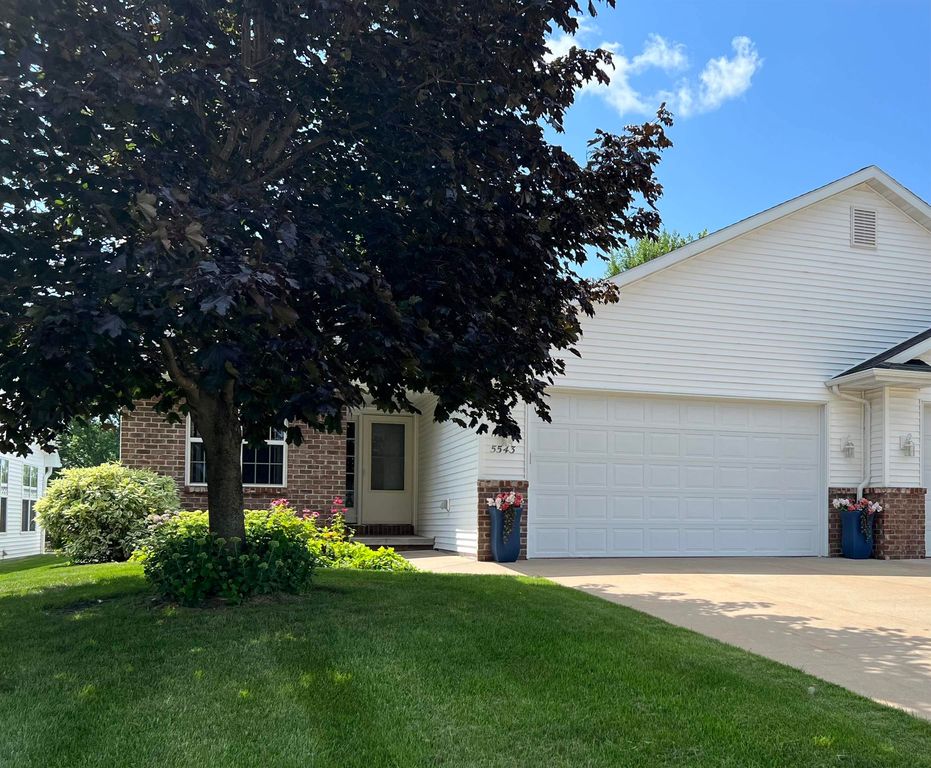 5543 W Brookview Dr, Appleton, WI 54913 - See Est. Value, Schools & More