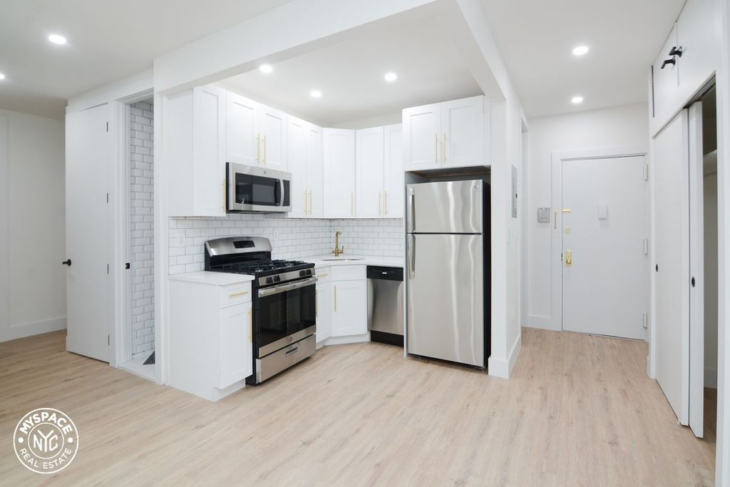 961 42nd St #B8, Brooklyn, NY 11219 - See Est. Value, Schools & More