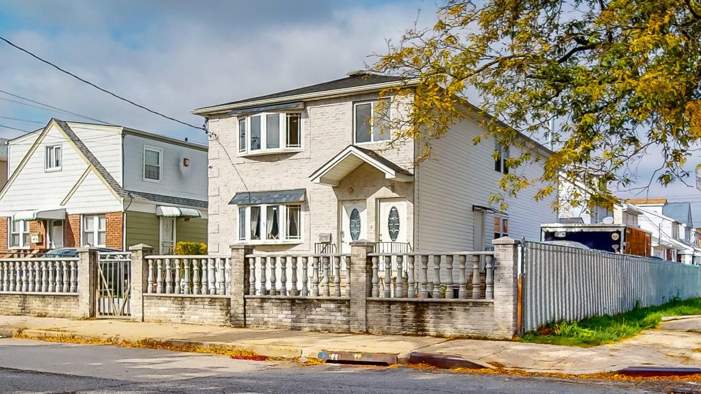 19215 120th Ave #2, Saint Albans, NY 11412 - See Est. Value, Schools & More