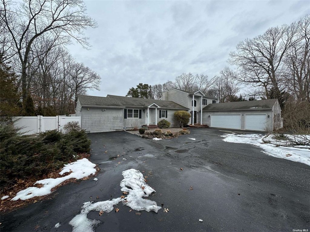 75 Whiskey Road, Coram, NY 11727 | Trulia