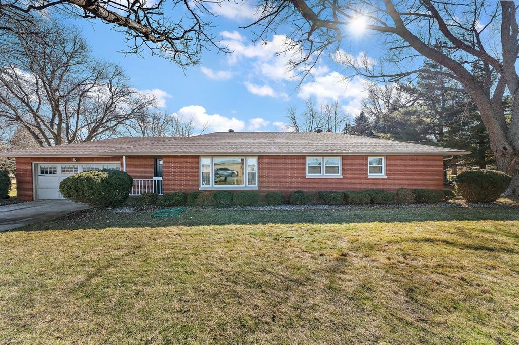 462 W 250 S, La Porte, IN 46350 - See Est. Value, Schools & More