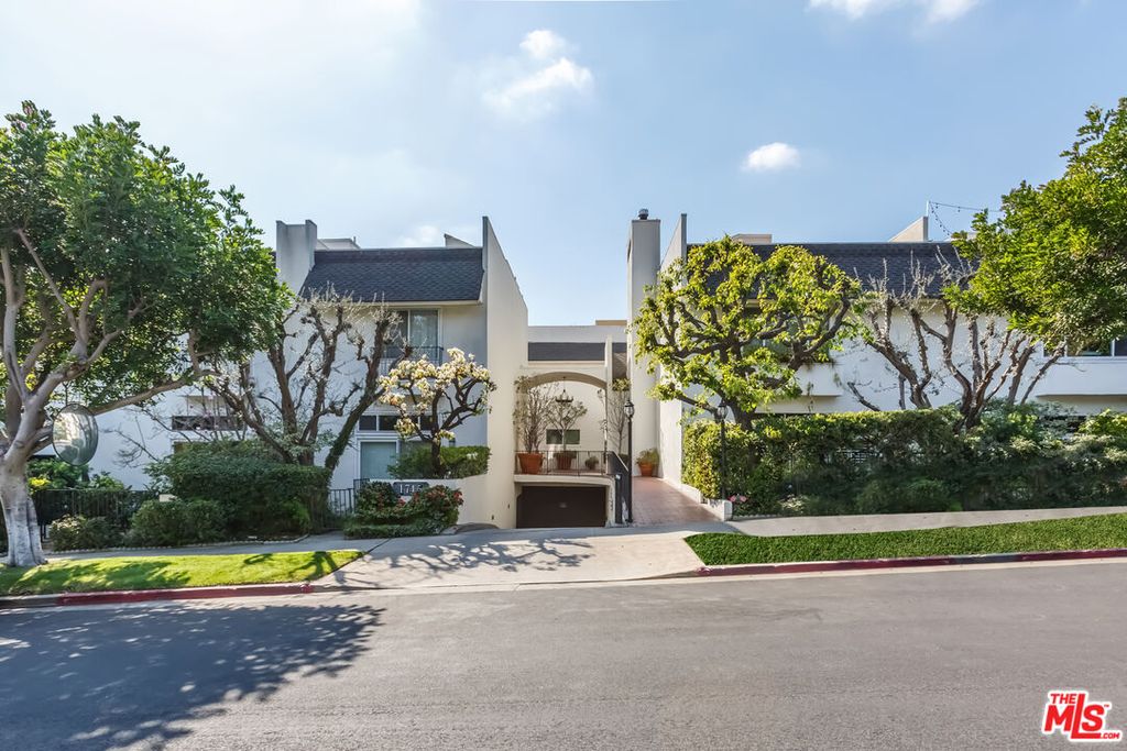 1745 Selby Ave #4, Los Angeles, CA 90024 - See Est. Value, Schools & More