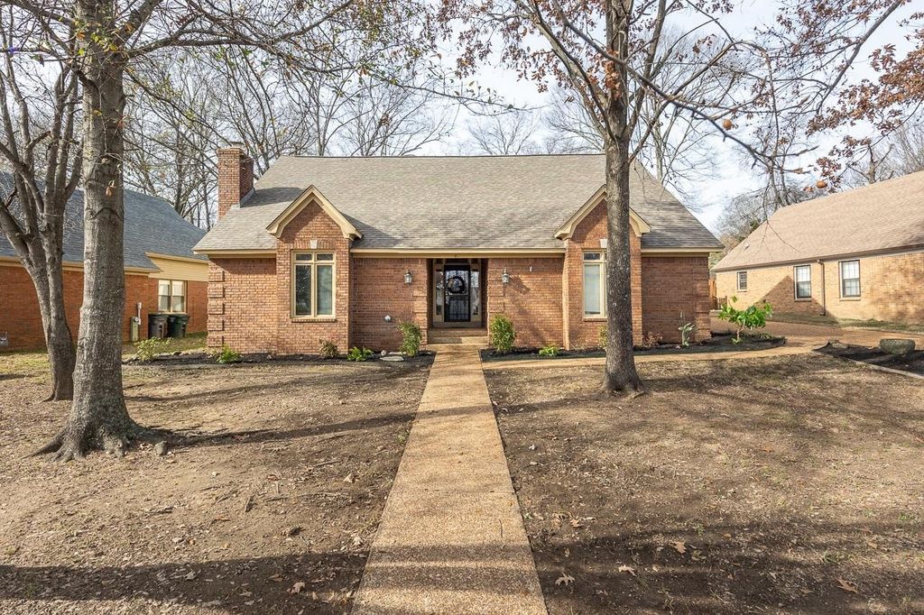 61 S Walnut Bend Rd #8, Cordova, TN 38018 - See Est. Value, Schools & More