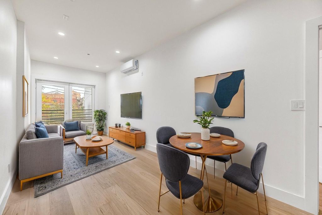 25-14 Newtown Ave #2, Astoria, NY 11102 | Trulia