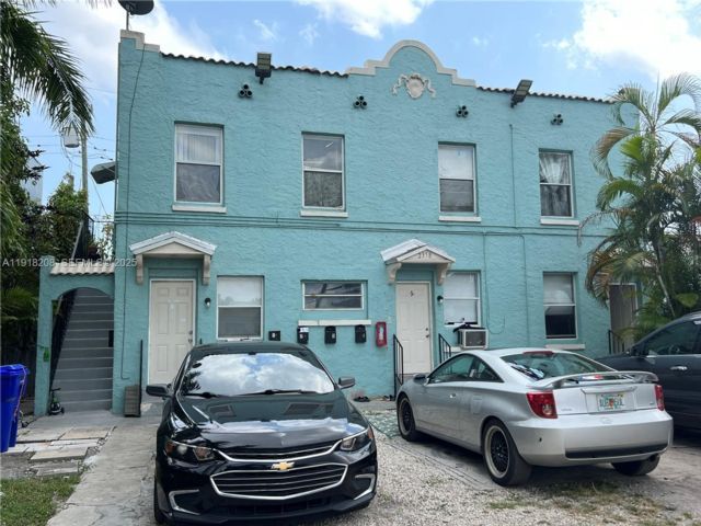 3-2358 SW 18th St #3, Miami, FL 33145 - See Est. Value, Schools & More