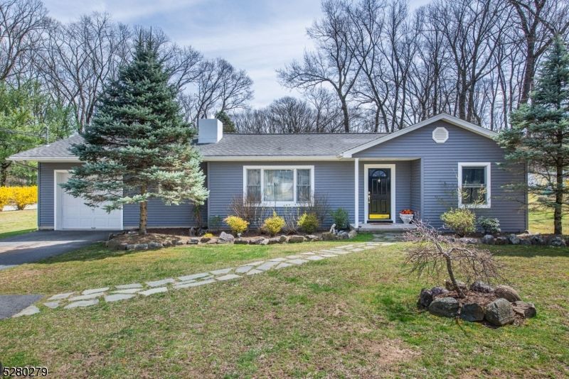 181 Fox Hill Rd, Denville, NJ 07834 - See Est. Value, Schools & More