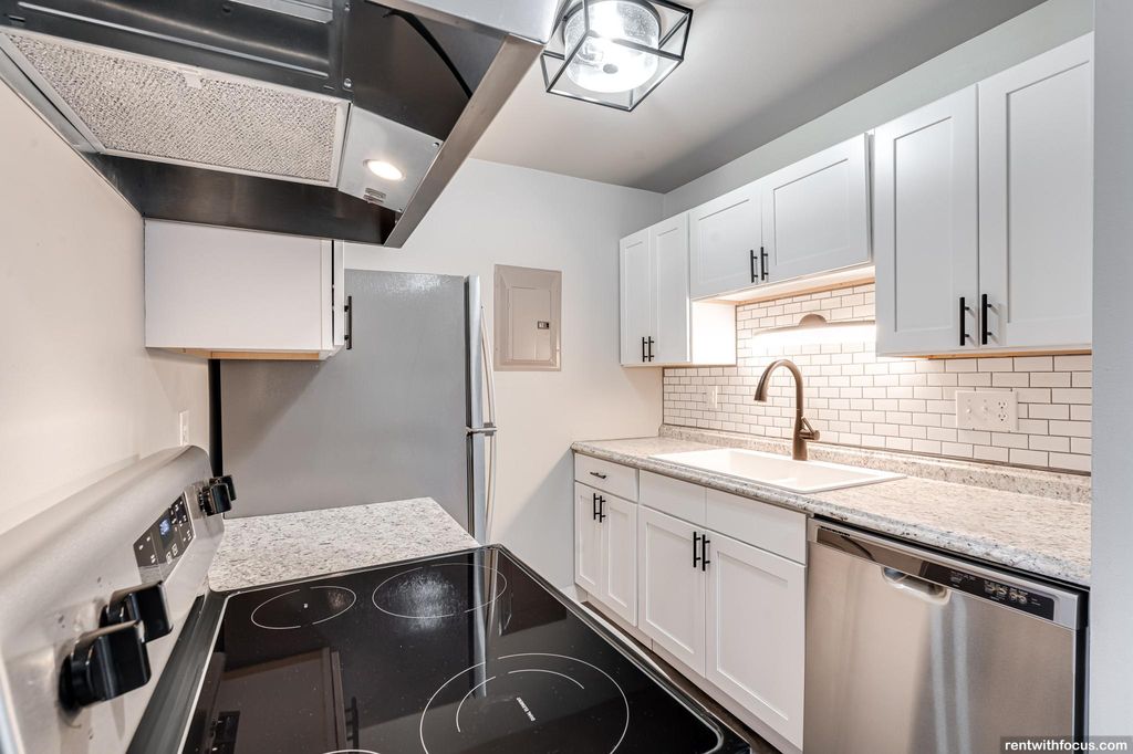 1000 Lucerne Dr #1033-3B, Menasha, WI 54952 | Trulia