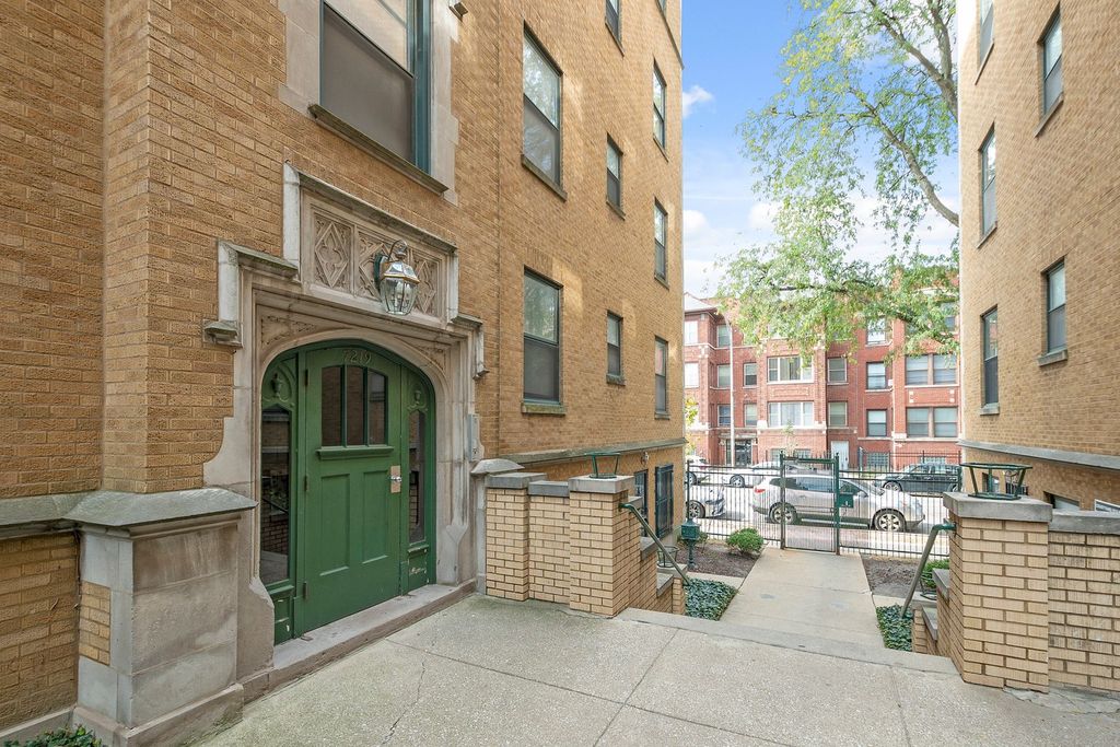 7219 S Yates Blvd #1B, Chicago, IL 60649 - See Est. Value, Schools & More