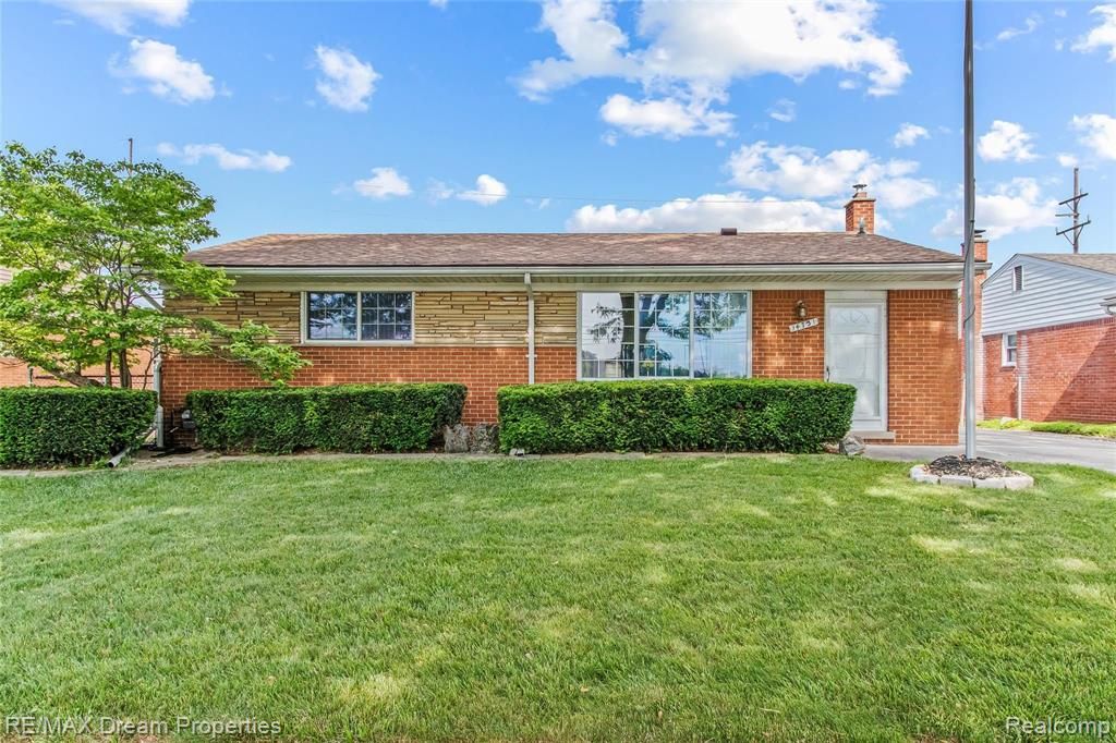 14731 Newburgh Rd, Livonia, MI 48154 | Trulia