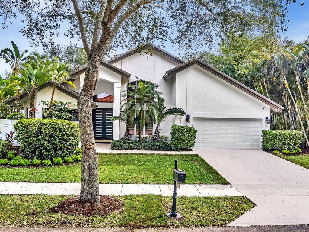 3924 NW 25th Way, Boca Raton, FL 33434 - See Est. Value, Schools & More