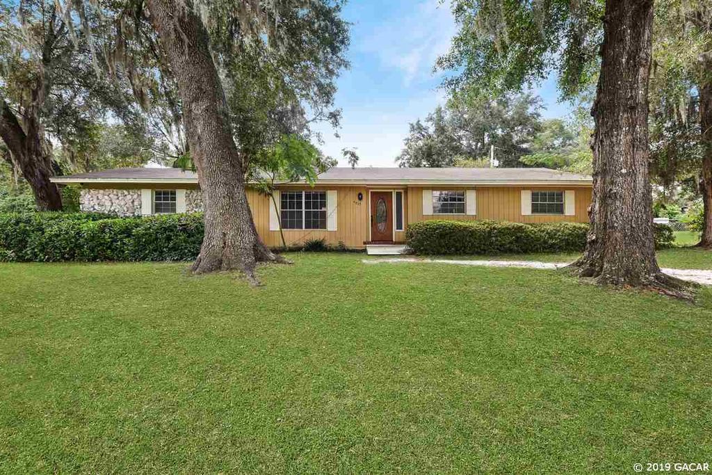 4925 NE 3rd Pl, Gainesville, FL 32641 - See Est. Value, Schools & More