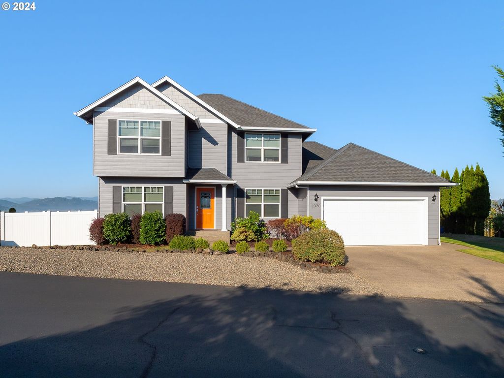 1020 NE Granite Rdg, Roseburg, OR 97470 - See Est. Value, Schools & More