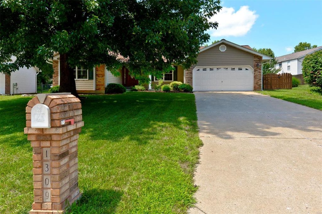 1309 Golden Gate Ln, Saint Peters, MO 63376 - See Est. Value, Schools ...
