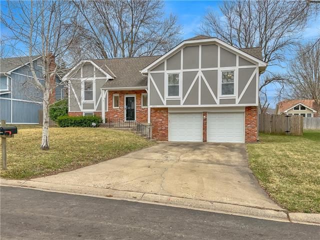 13925 S Sycamore St, Olathe, KS 66062 - See Est. Value, Schools & More