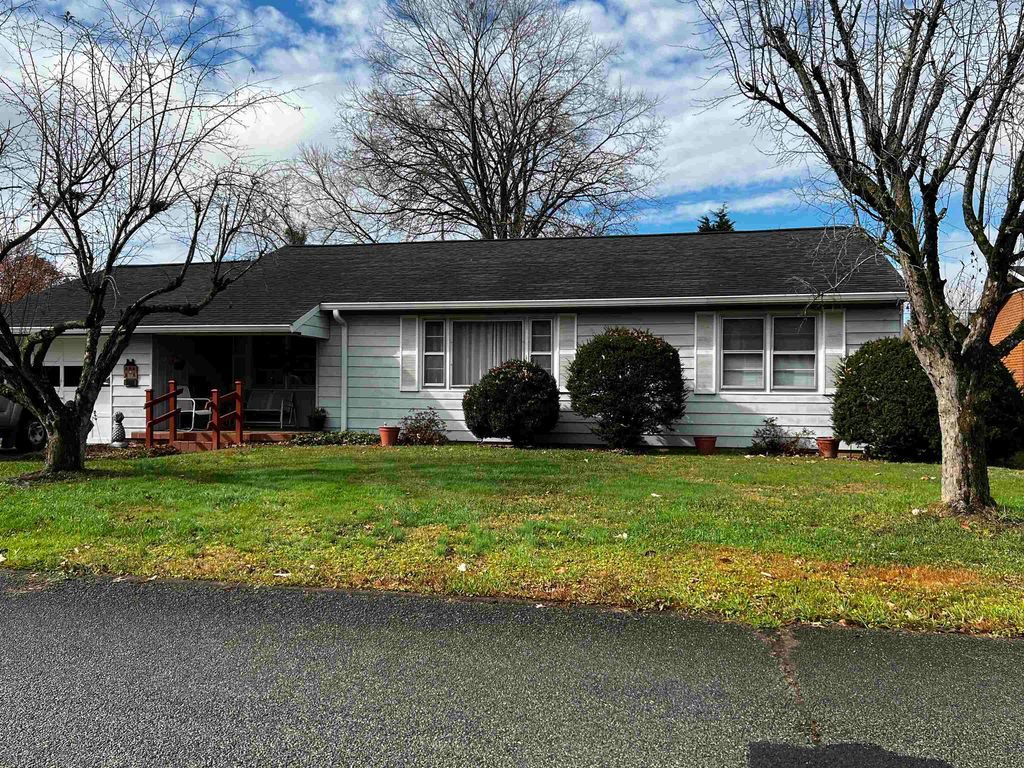 27 Brenda Ct, Huntington, WV 25705 - See Est. Value, Schools & More