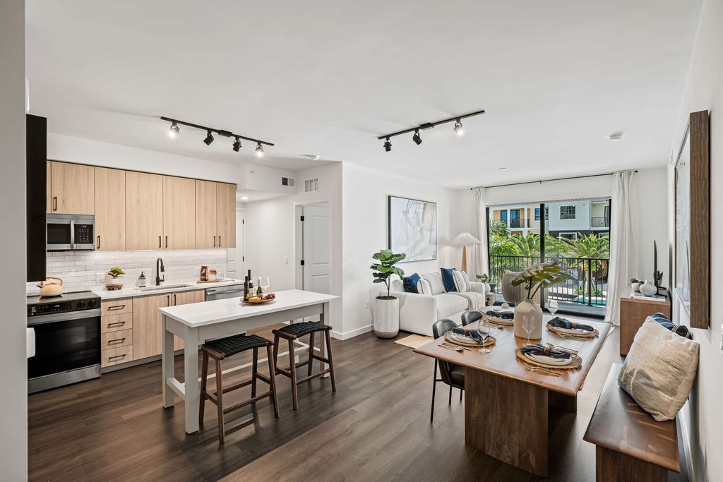 901 W Chestnut St #204, Tampa, FL 33607 - See Est. Value, Schools & More