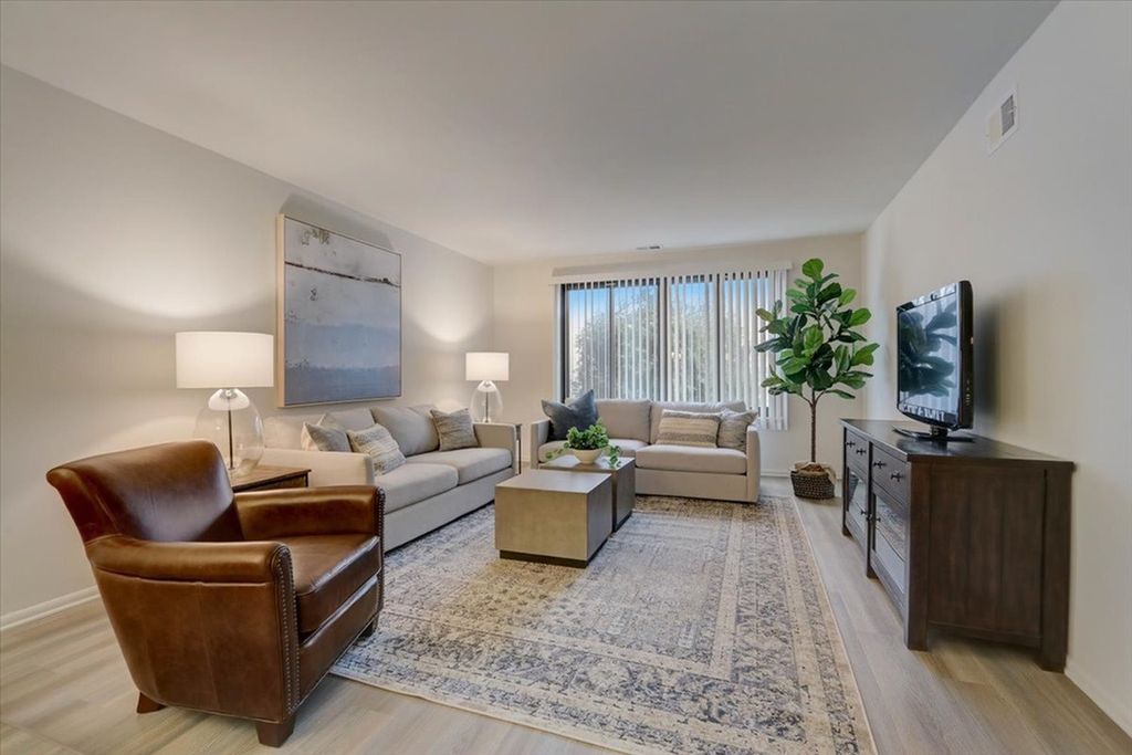 1220 E Algonquin Rd #MAR1G, Schaumburg, IL 60173 | Trulia