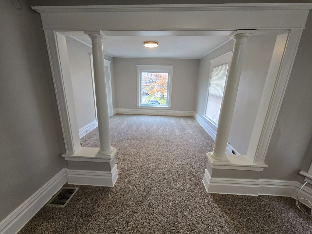 1055 W 8th St #2, Erie, PA 16502 - Trulia | Trulia