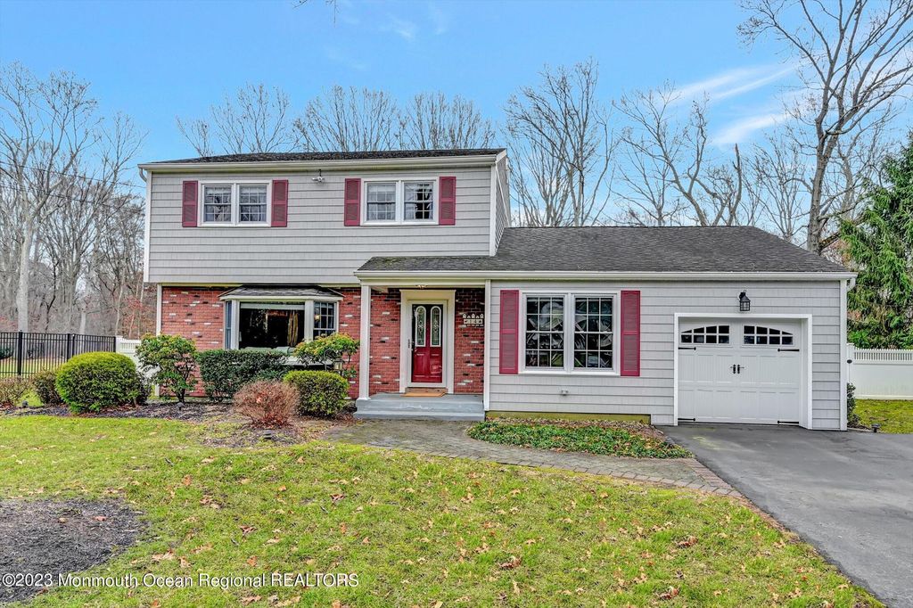 14 Willow Grove Way, Manalapan, NJ 07726 - See Est. Value, Schools & More