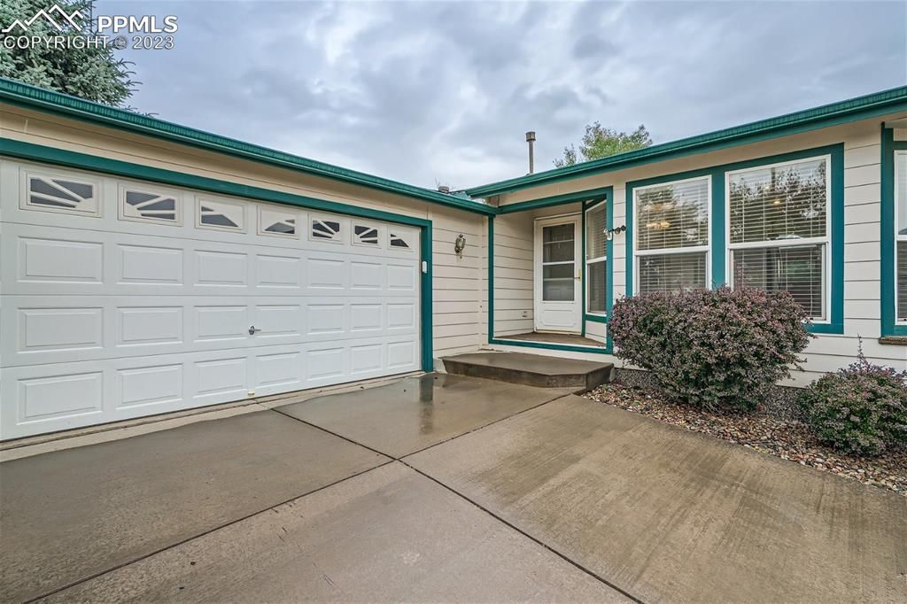 4091 Gray Fox Hts, Colorado Springs, CO 80922 - See Est. Value, Schools ...