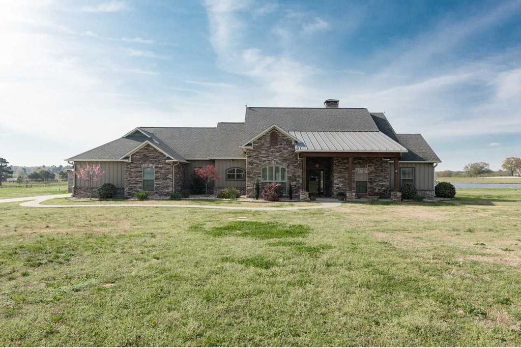 1359 Oakridge Dr, Texarkana, TX 75503 - See Est. Value, Schools & More