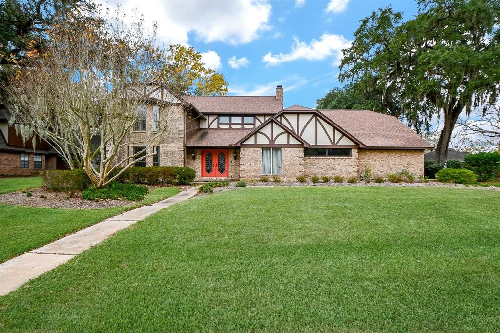305 Huckleberry Dr, Lake Jackson, TX 77566 | MLS# 95640347 | Trulia