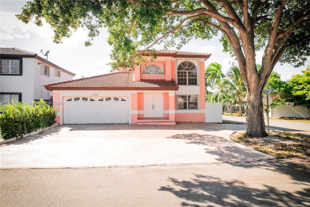 20076 NW 85th Ave, Hialeah, FL 33015 - See Est. Value, Schools & More