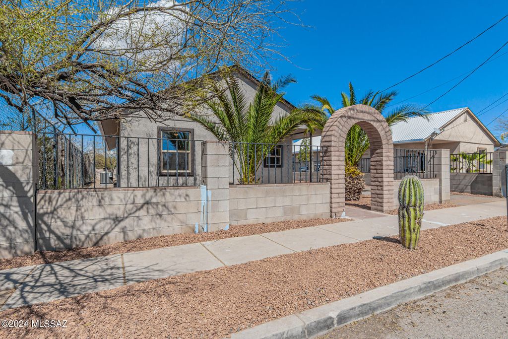 130 W 36th St, Tucson, AZ 85713 - See Est. Value, Schools & More