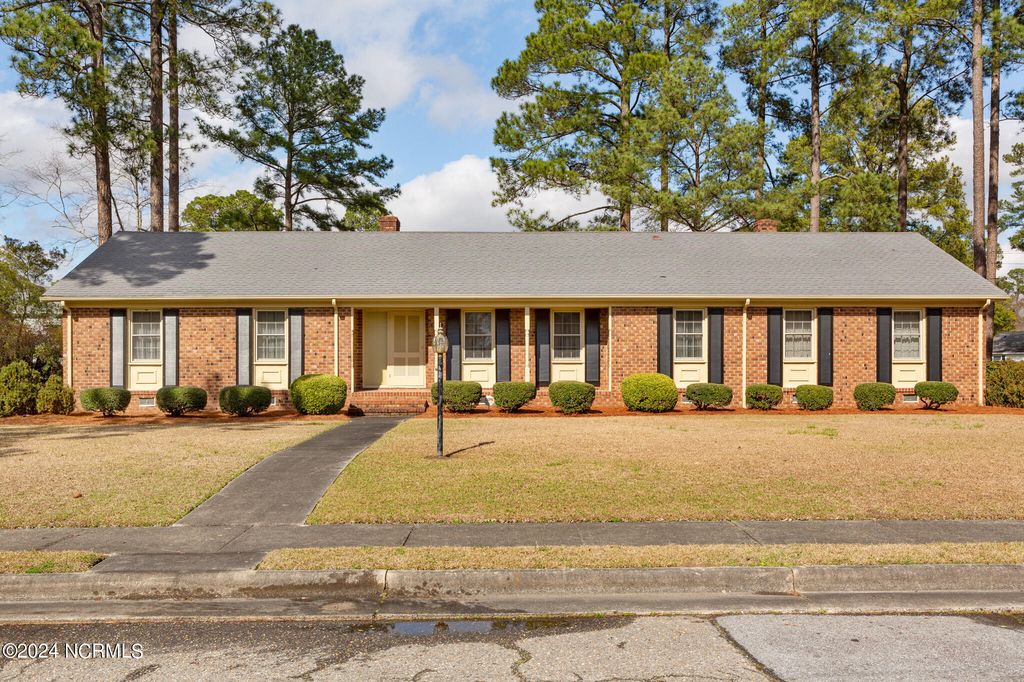 1203 Woodberry Road, Kinston, NC 28501 - See Est. Value, Schools & More