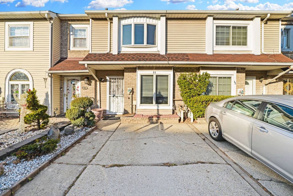 51 Francesca Ln, Staten Island, NY 10303 - See Est. Value, Schools & More