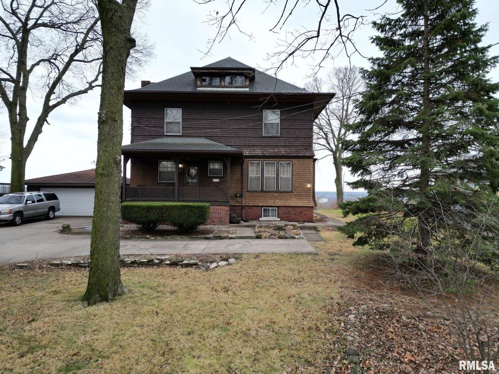 1118 NE Glen Oak Ave, Peoria, IL 61603 - See Est. Value, Schools & More