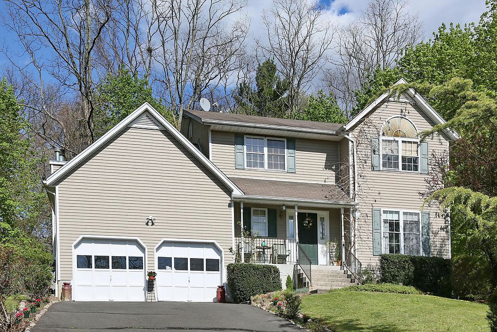 4 Terrace Ct, Monsey, NY 10952 - See Est. Value, Schools & More