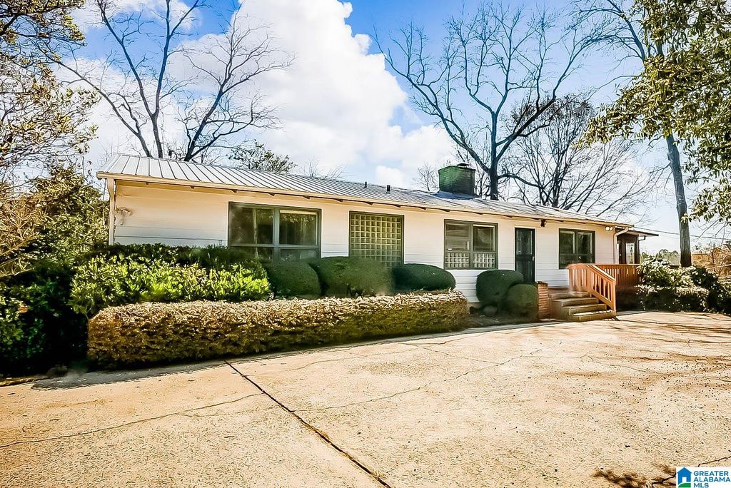 2053 Crestmont Dr, Birmingham, AL 35226 - See Est. Value, Schools & More