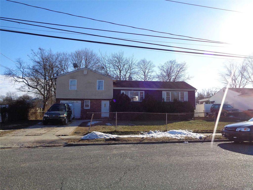 72 Jewel St, Brentwood, NY 11717 - See Est. Value, Schools & More