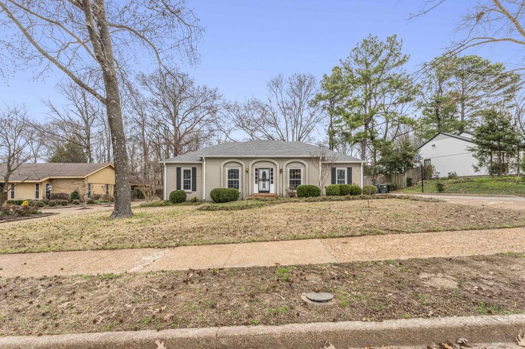 8260 Rembrook Dr #126, Cordova, TN 38016 - See Est. Value, Schools & More