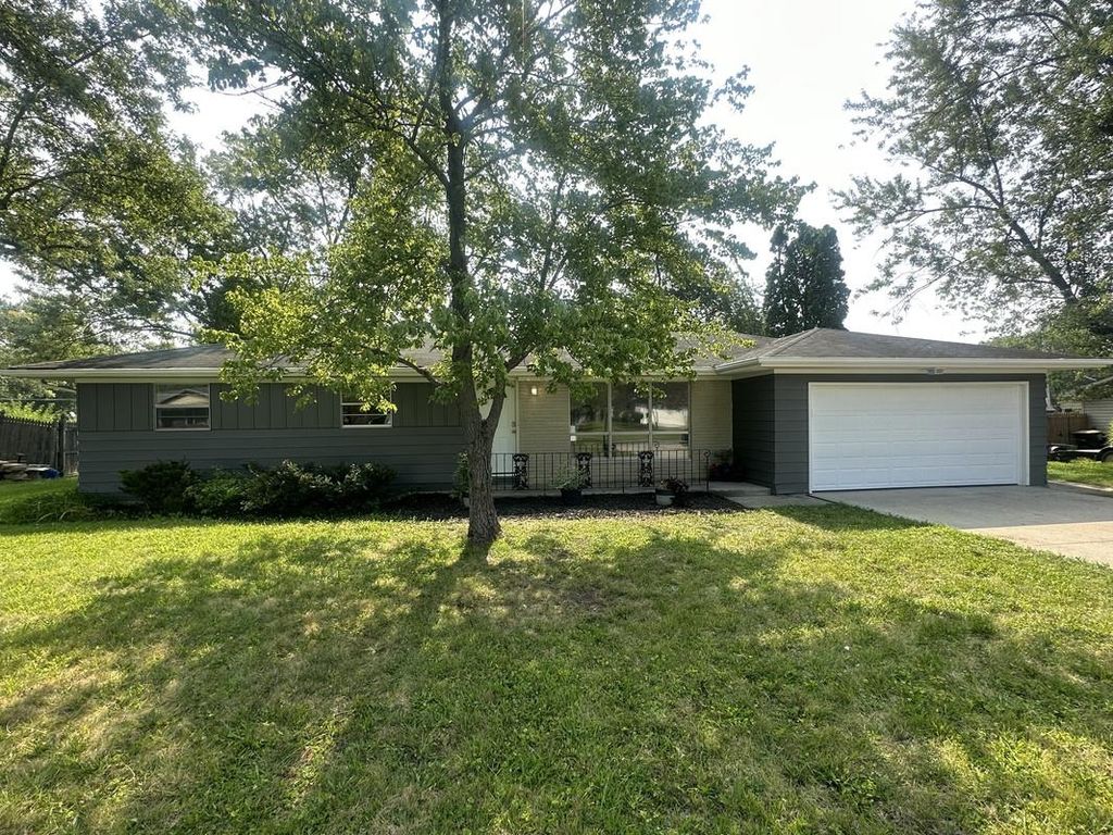 7226 Lamont Dr, Fort Wayne, IN 46835 - See Est. Value, Schools & More