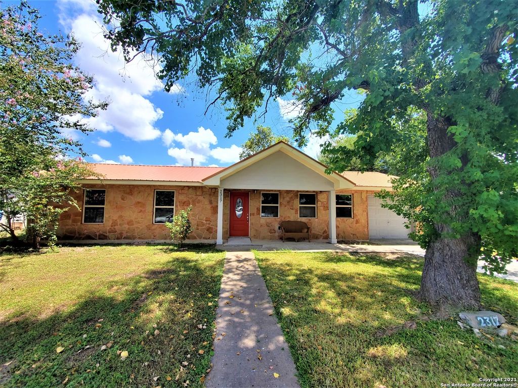 2317 N CAMP ST, Seguin, TX 78155 - See Est. Value, Schools & More