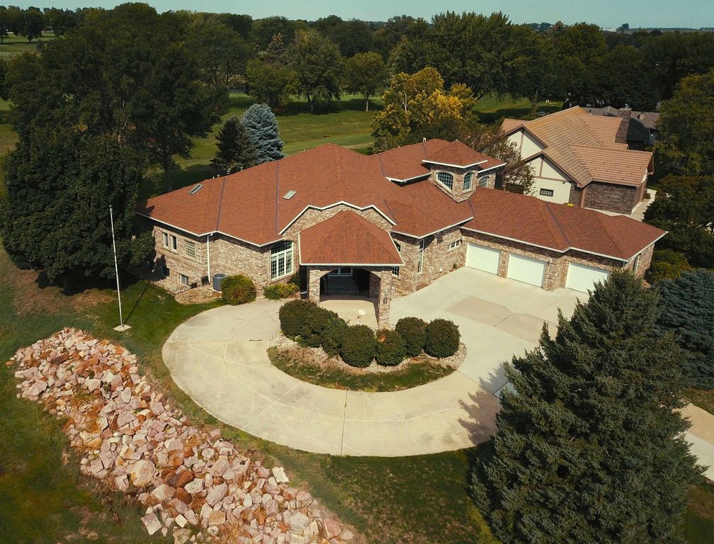 2303 Burleigh St, Yankton, SD 57078 | MLS# 116115 | Trulia