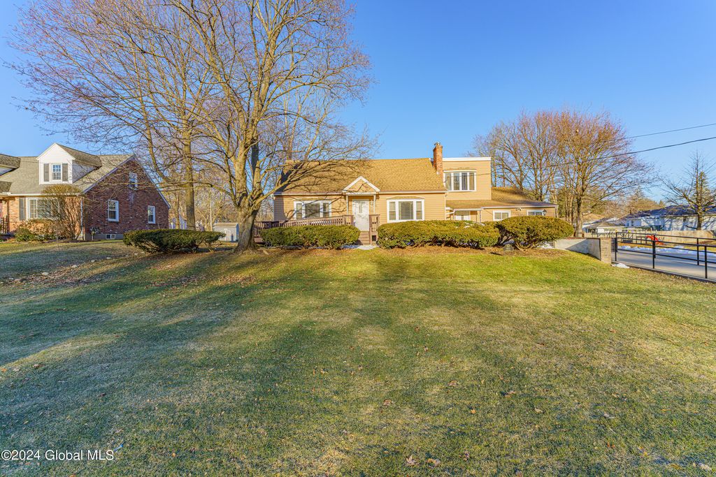 983 Inman Road, Schenectady, NY 12309 - See Est. Value, Schools & More