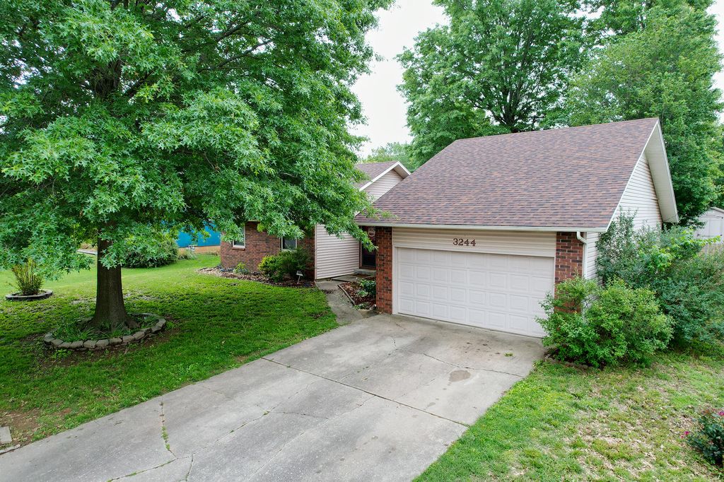 3244 W Village Lane, Springfield, MO 65807 - See Est. Value, Schools & More