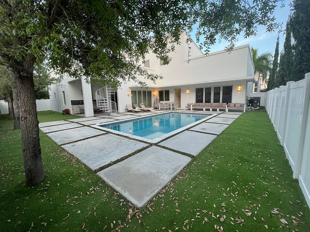 3350 NW 84th Ct, Doral, FL 33122 - See Est. Value, Schools & More