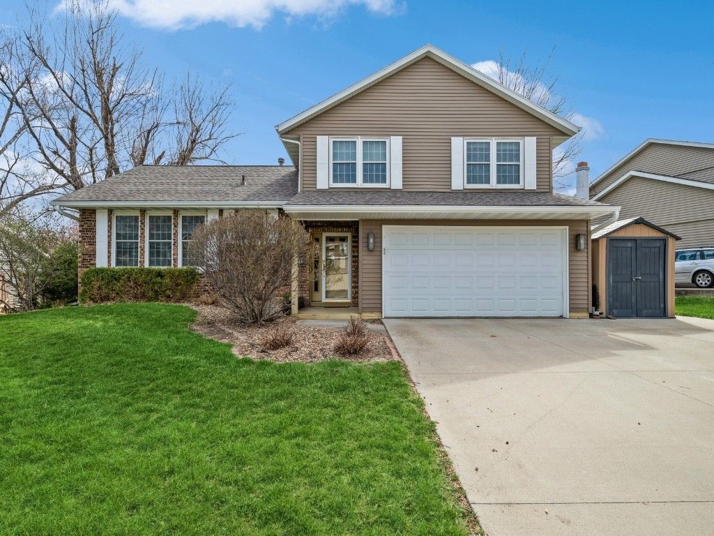 7008 Waterbury Ln NE, Cedar Rapids, IA 52402 | Trulia